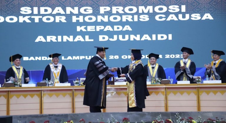 Doktor Honoris Causa: Gelar Bergengsi atau Alat Politik? – Konsentris
